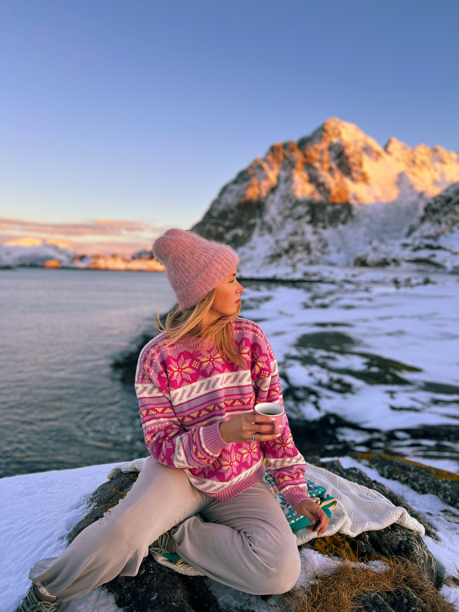 Damegenser med rund hals - Dale of Norway